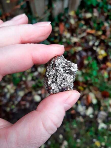 Pyriet als ruwe steen, beschermt tegen angsten, blokkeert negatieve en ...